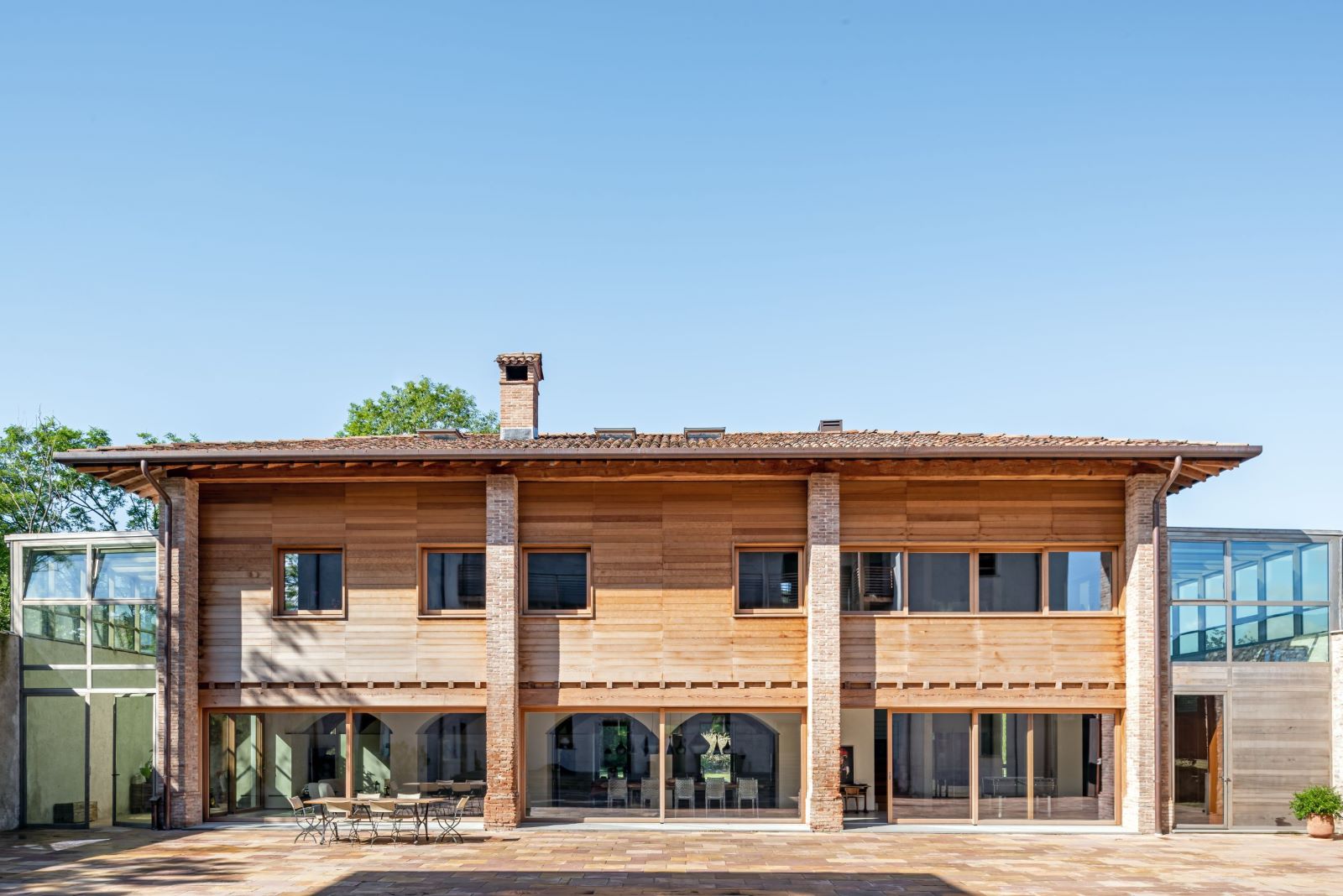 Cascina Nuova, conservative design meets contemporary housing