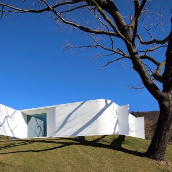 Villa Pinwheel, JM Architecture designs a vacation home on Lake Maggiore