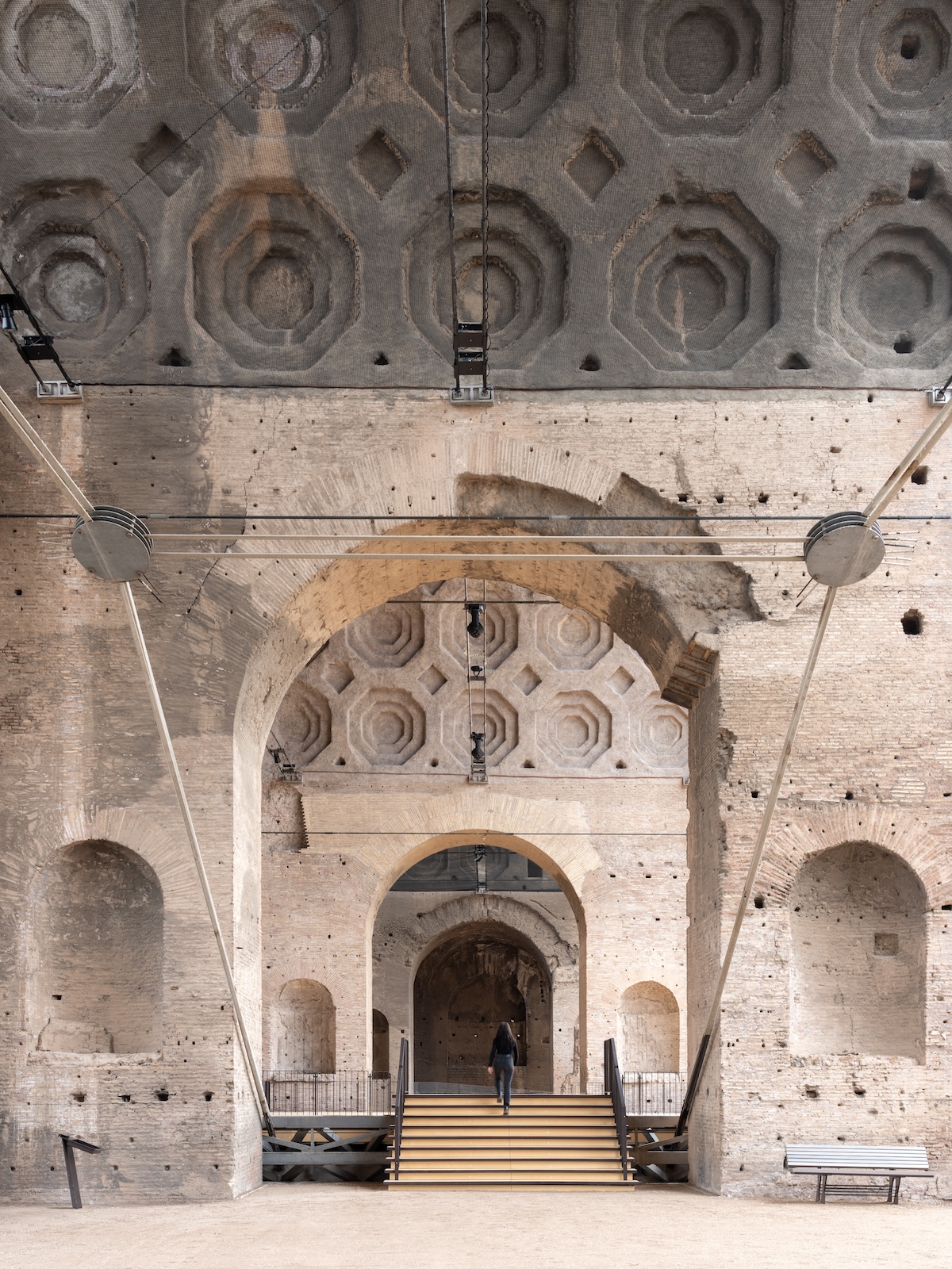 Alvisi Kirimoto rilegge l'identità della Basilica di Massenzio a Roma
